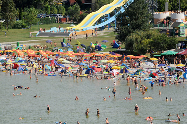 Ketten fulladtak a Balatonba