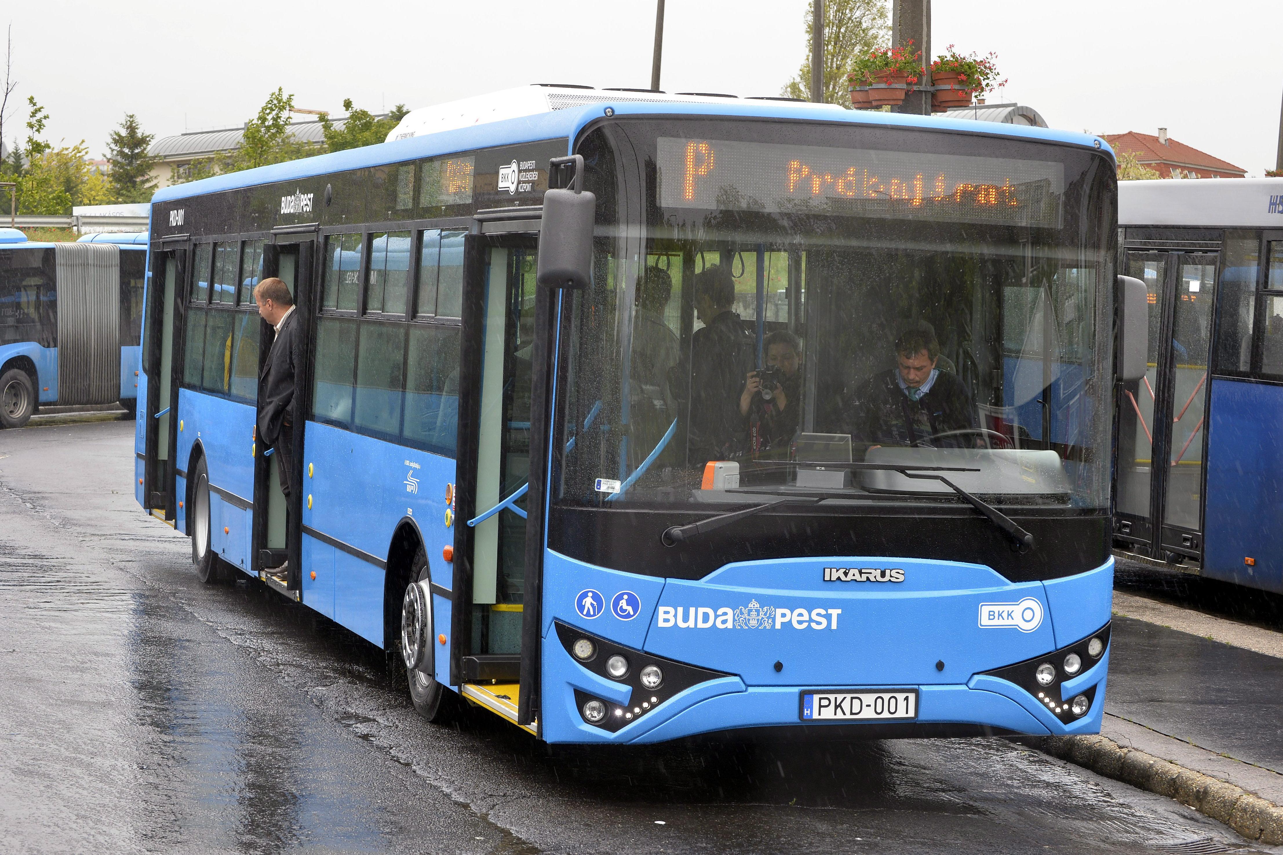 Újabb 75 buszt legózik össze a BKV